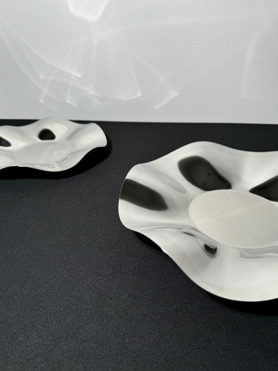 CHROMA Curved Serving Plate – HŌMU DESIGN