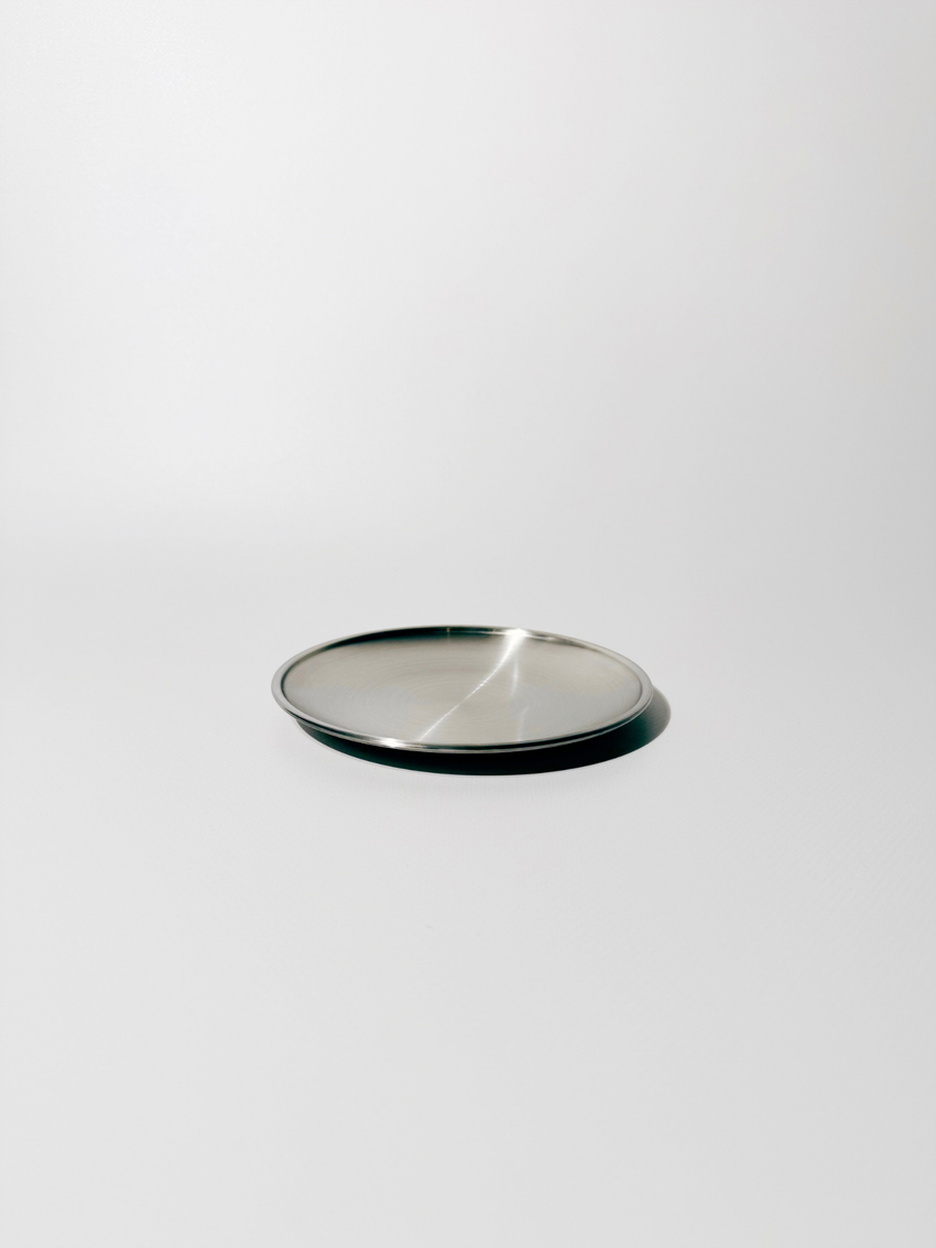 META Plate - Brushed Silver – HŌMU DESIGN