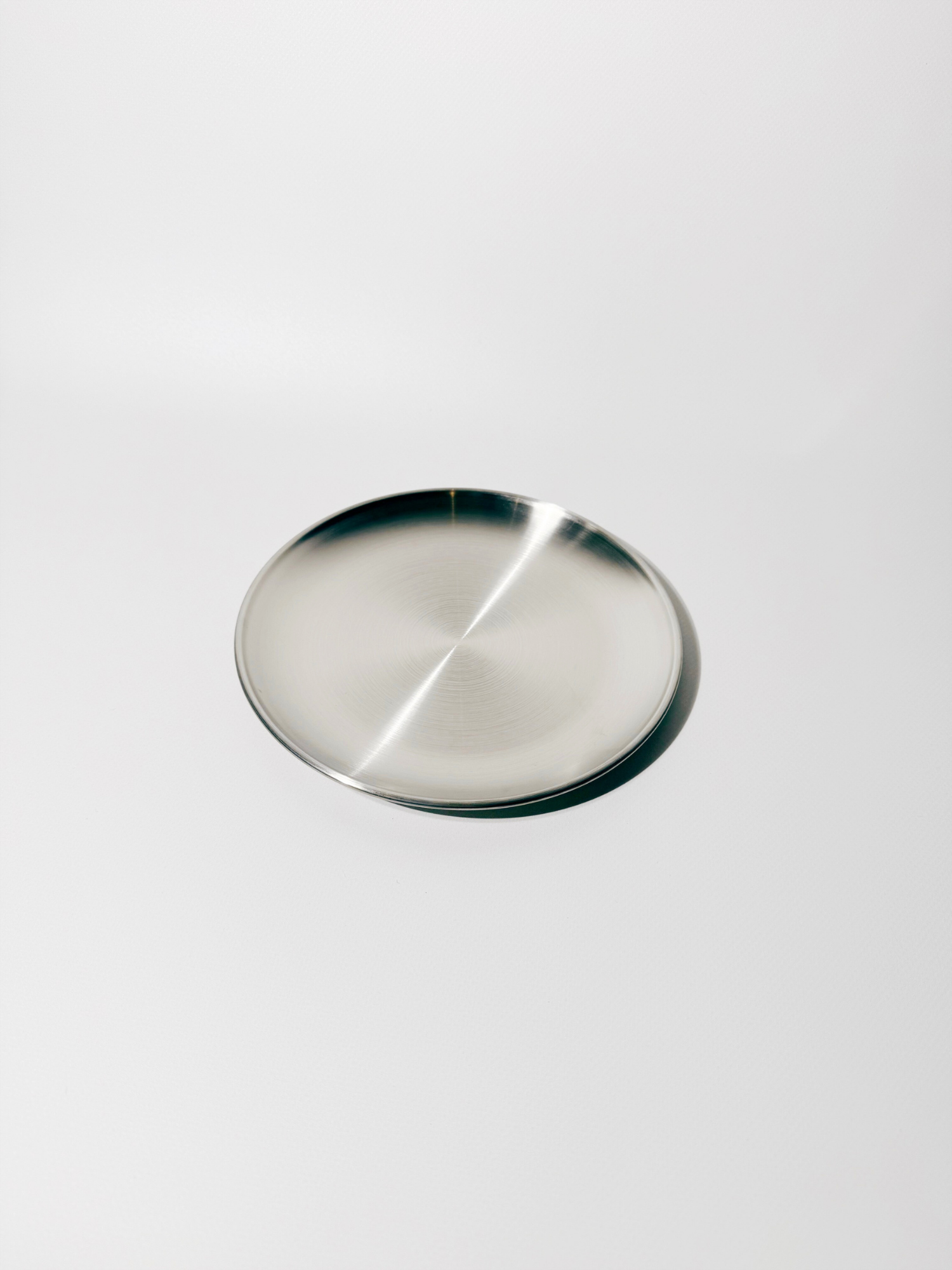 META Plate - Brushed Silver – HŌMU DESIGN