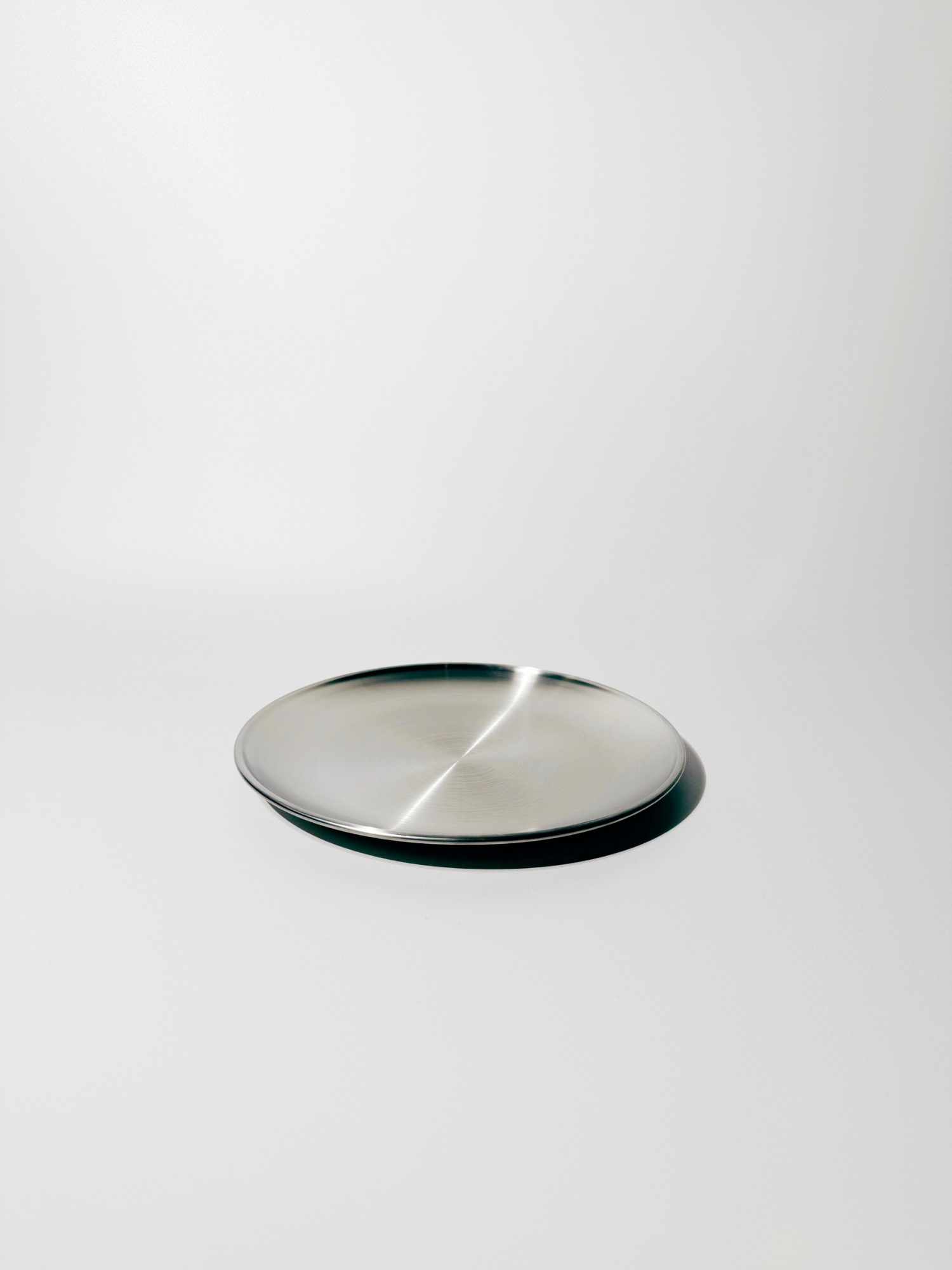 META Plate - Brushed Silver – HŌMU DESIGN